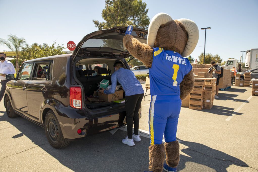 2021 Annual Report | LA Regional Food Bank